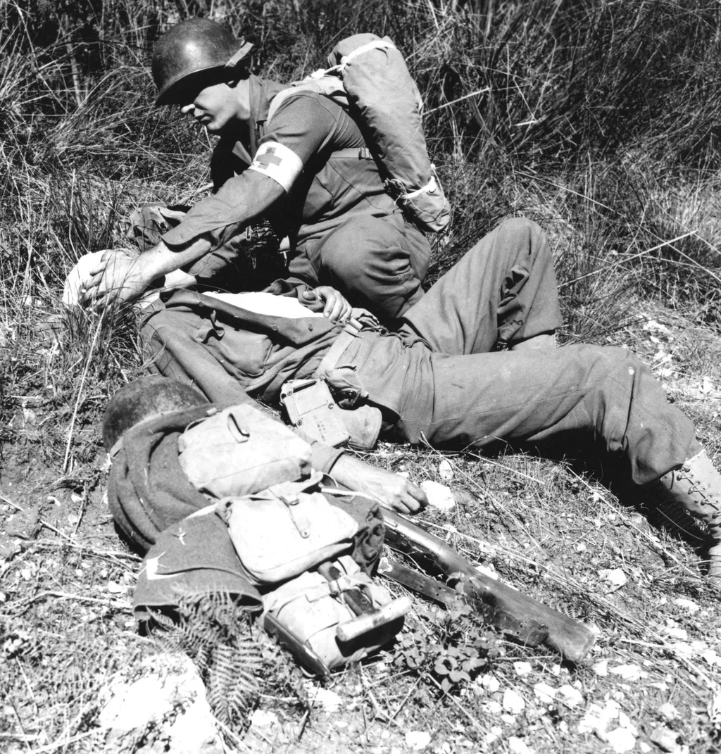 (Illustration Italy 1943) Working Swiftly, Under The Enemy Fire, The ...
